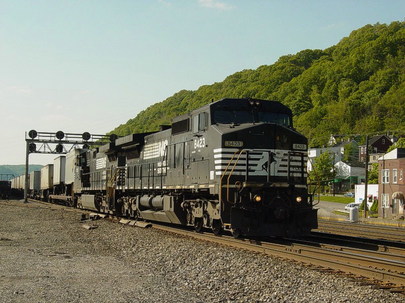 NS 8423